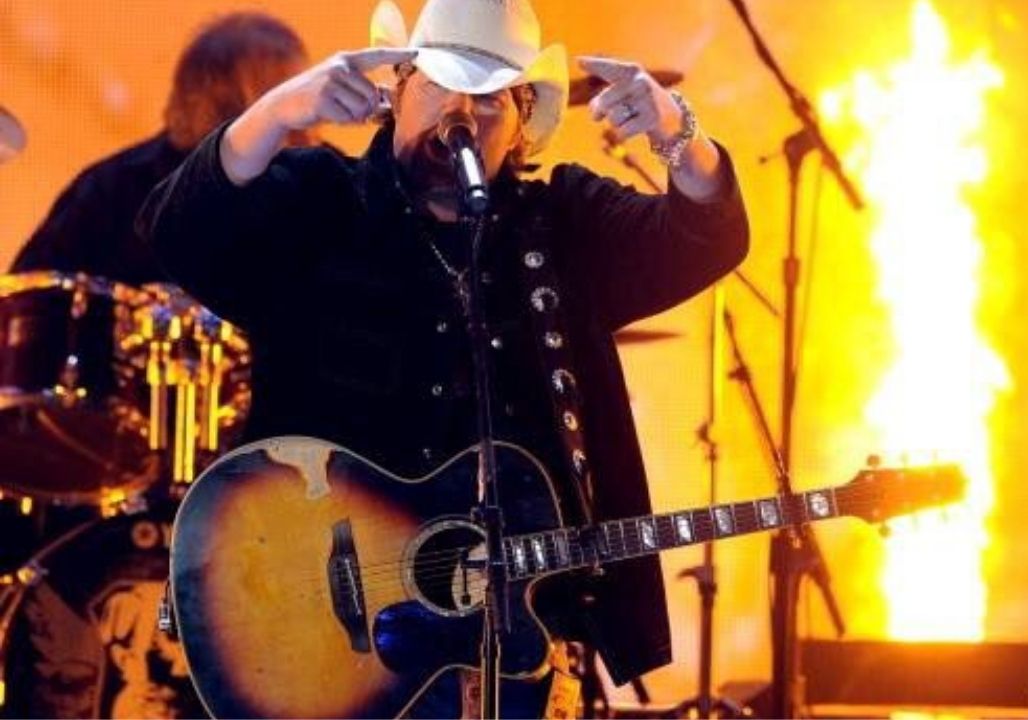 Toby Keith - God Love Her - Em Mai