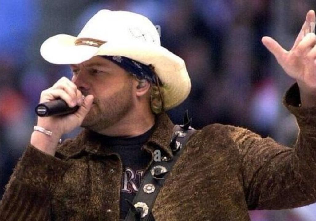 Toby Keith - I Like Girls That Drink Beer - Em Mai