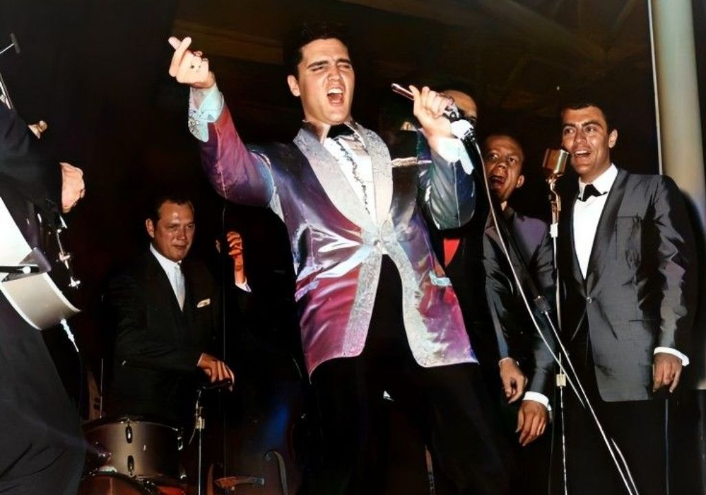 Elvis Presley – "Rock-A-Hula Baby" - Em Mai